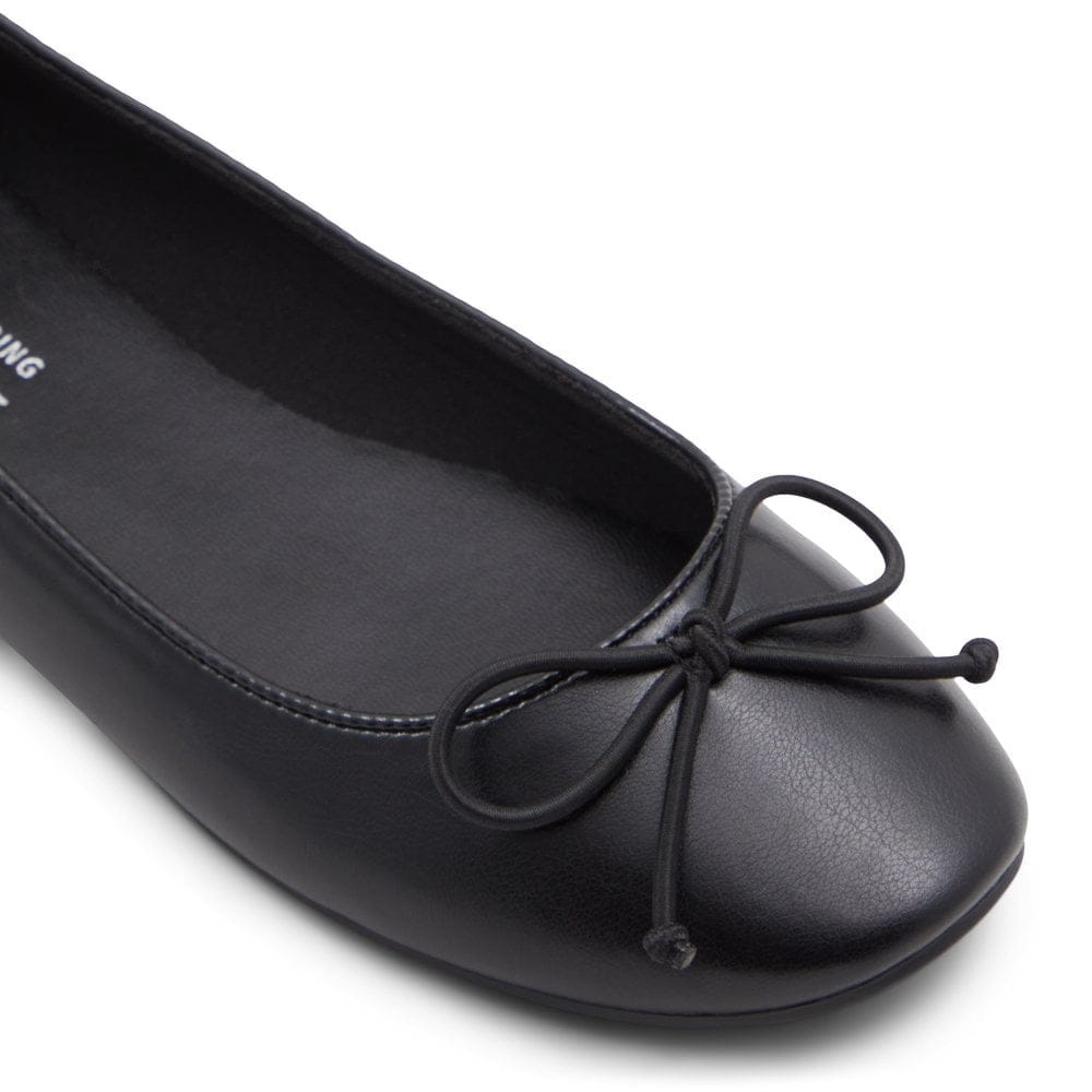 GYZELLE - Call It Spring